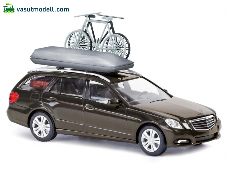 BUSCH 44262 Mercedes E osztály, T-Modell mit Dachbox - vasutmodell.com