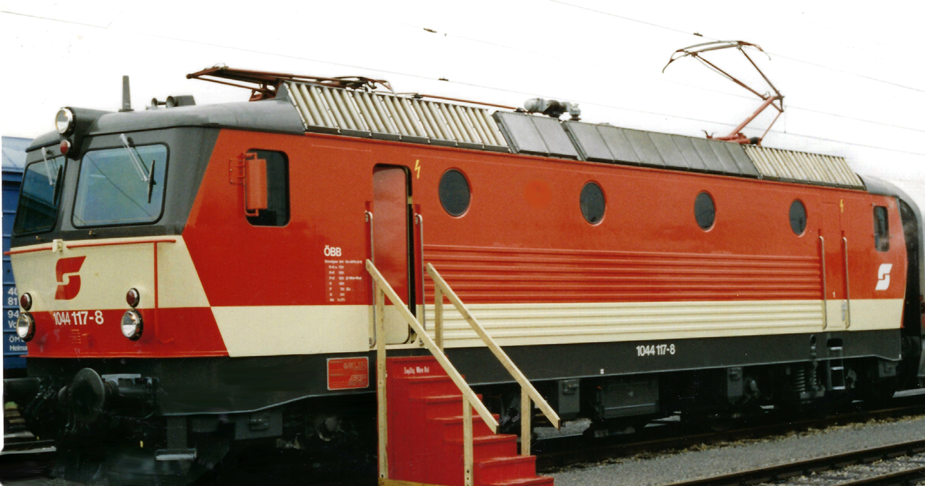 JÄGERNDORFER 64540 N E-Lok 1044.117 Schachbrett - vasutmodell.com