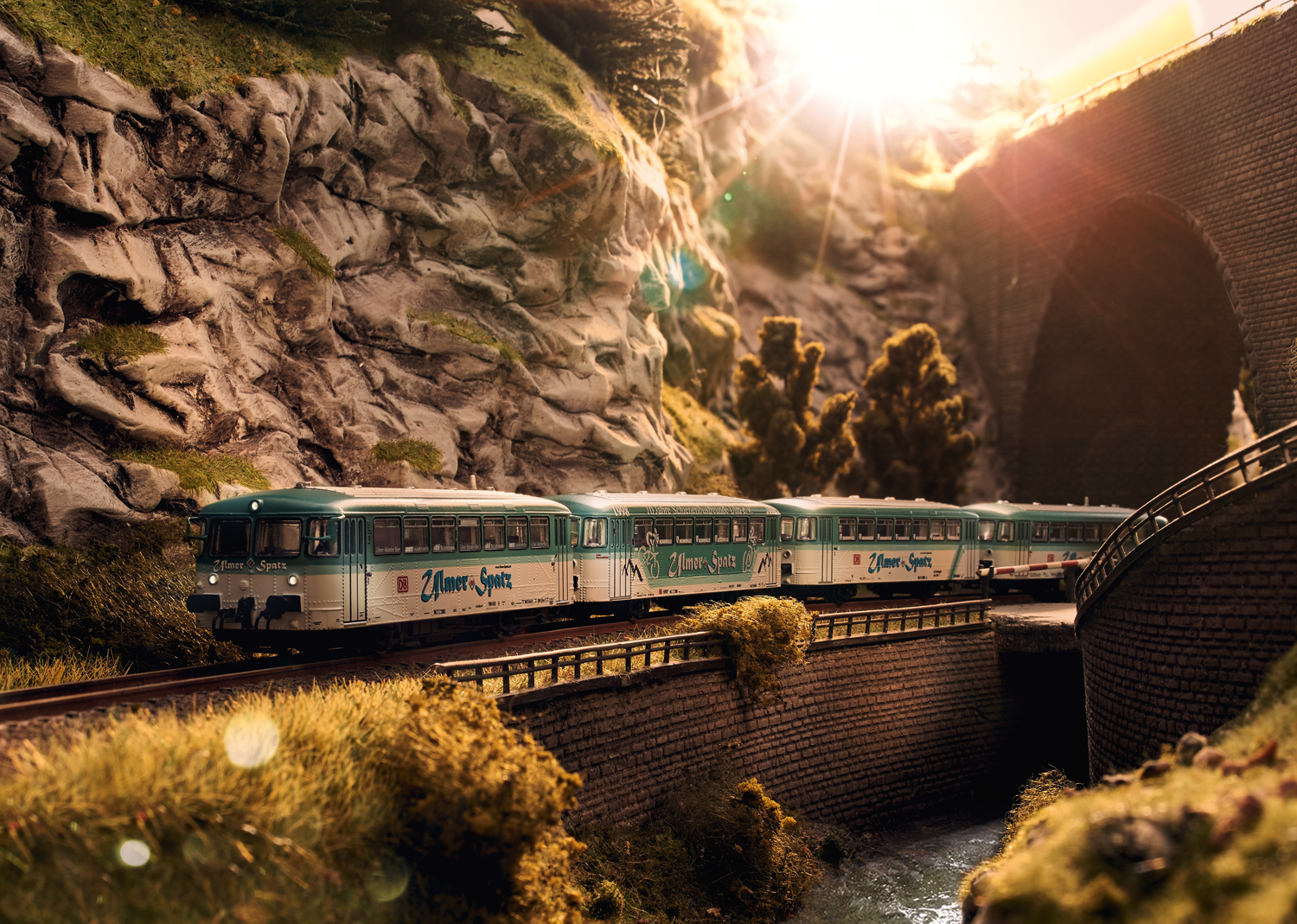 TRIX 16984 Triebwagen Baureihe 798 - vasutmodell.com