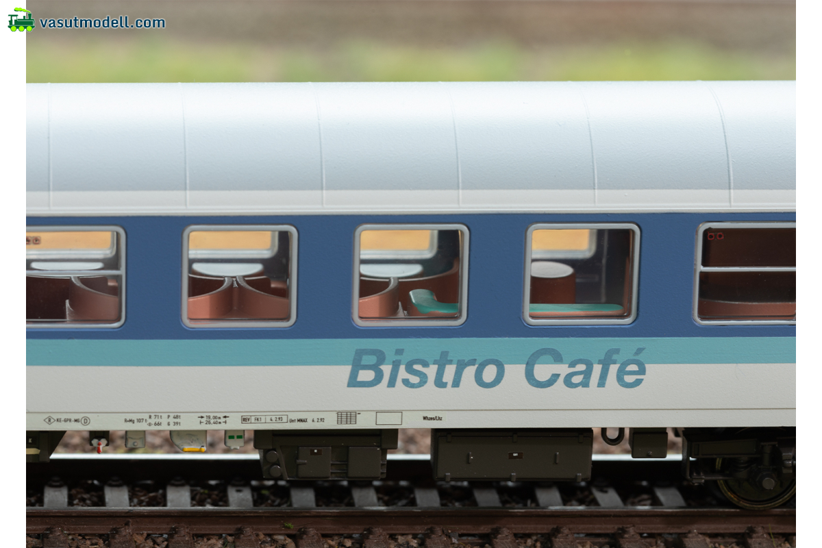 TRIX 23200 Schnellzugwagen-Set IR DB - vasutmodell.com