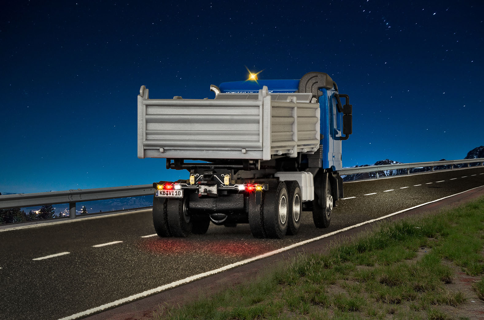 VIESSMANN 8010 H0 MB ACTROS 3-achs Muldenkip - vasutmodell.com